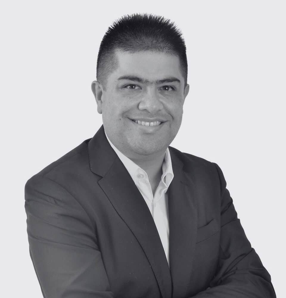 Dr. Oscar Ramón Morales - Cortex Dental